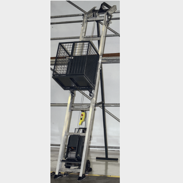 Lift vertical material constructii 2000 kg - Mecadon