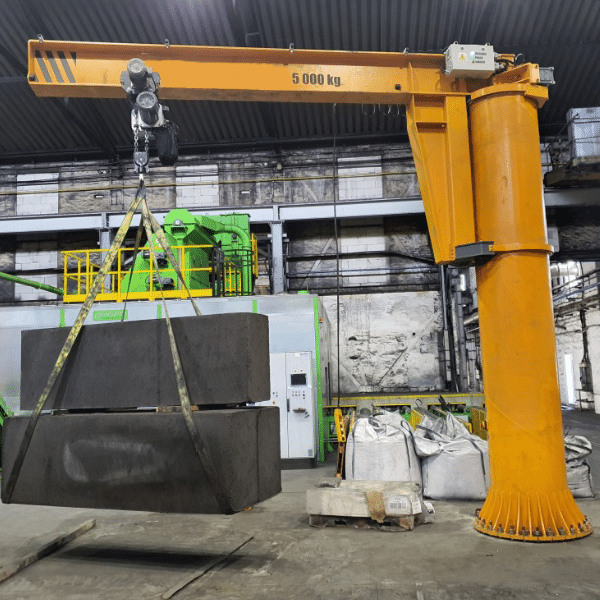 Macara pivotanta pe pilon 5t- Mecadon